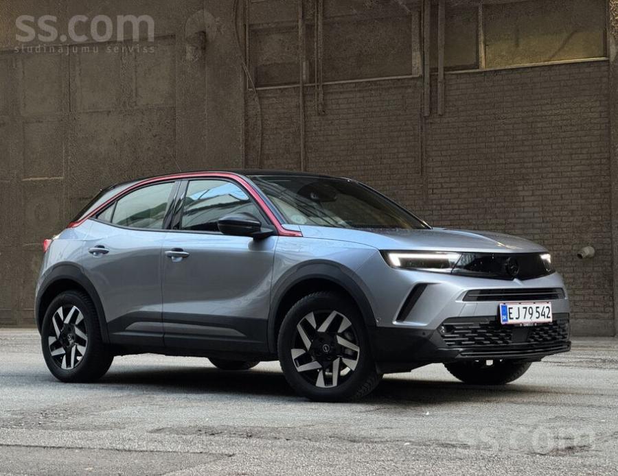 Grey Opel Mokka 2023 in Cesis, with an engine capacity of 1.70 L and mileage of 22 thousand km for 19500 €, photo 1 on AUTOMOTO.COM.LV