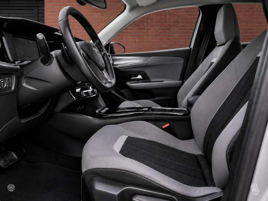 Grey Opel Mokka 2023 in Marijampole, with an engine capacity of 1.20 L and mileage of 24 thousand km for 16698 €, photo 10 on AUTOMOTO.COM.LV