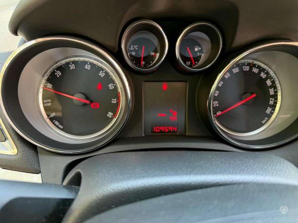Grey Opel Mokka 2014 in Vilnius, with an engine capacity of 1.60 L and mileage of 109 thousand km for 6500 €, photo 3 on AUTOMOTO.COM.LV