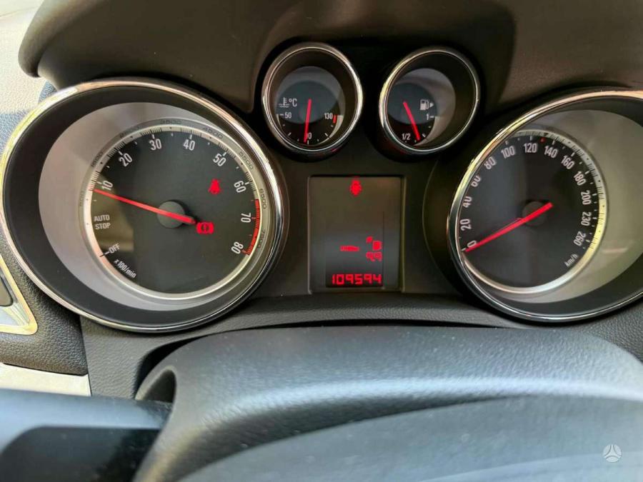 Grey Opel Mokka 2014 in Vilnius, with an engine capacity of 1.60 L and mileage of 109 thousand km for 6500 €, photo 4 on AUTOMOTO.COM.LV