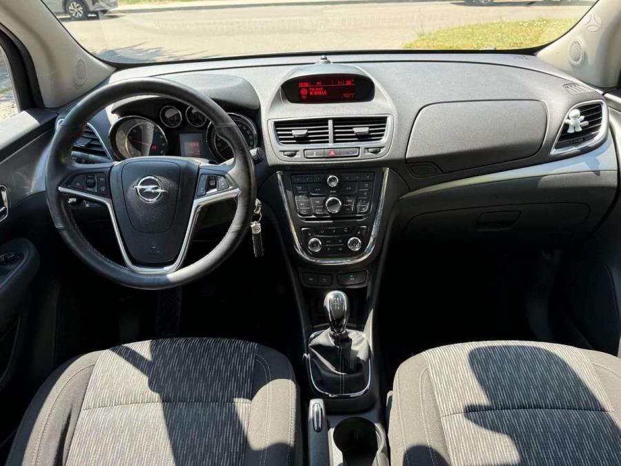 Grey Opel Mokka 2014 in Vilnius, with an engine capacity of 1.60 L and mileage of 109 thousand km for 6500 €, photo 5 on AUTOMOTO.COM.LV