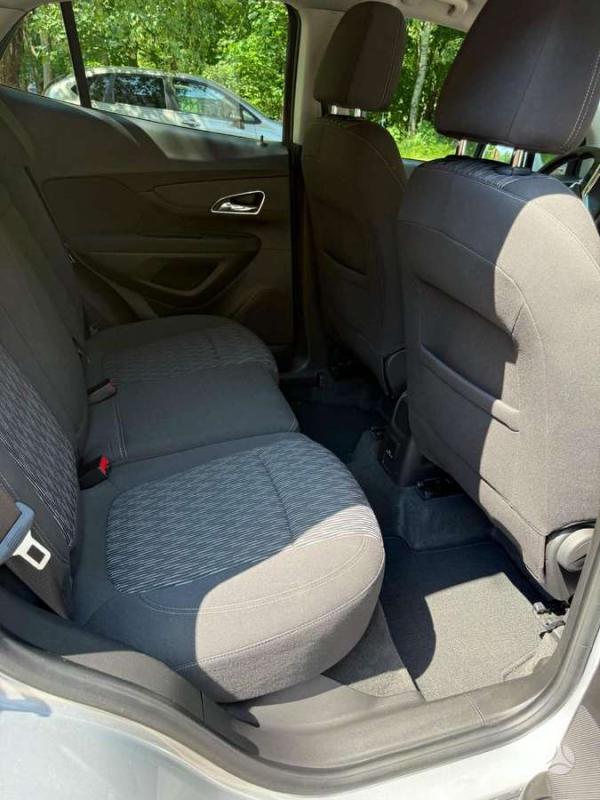 Grey Opel Mokka 2014 in Vilnius, with an engine capacity of 1.60 L and mileage of 109 thousand km for 6500 €, photo 5 on AUTOMOTO.COM.LV
