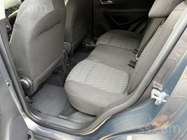 Grey Opel Mokka 2015 in Jelgava, with an engine capacity of 1.60 L and mileage of 228 thousand km for 7600 €, photo 8 on AUTOMOTO.COM.LV