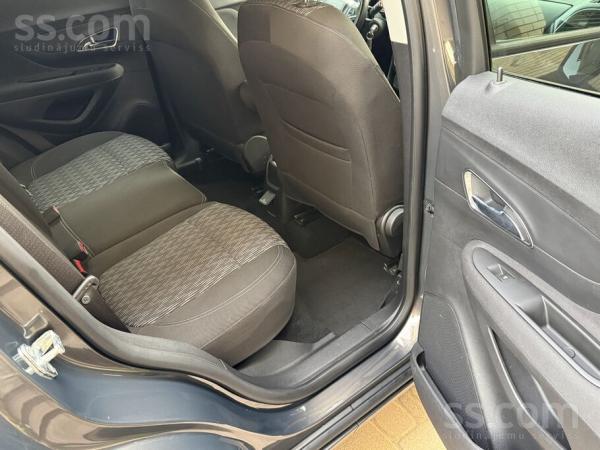 Grey Opel Mokka 2015 in Jelgava, with an engine capacity of 1.60 L and mileage of 228 thousand km for 7600 €, photo 10 on AUTOMOTO.COM.LV