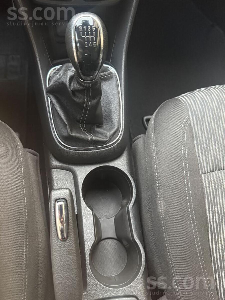 Grey Opel Mokka 2015 in Jelgava, with an engine capacity of 1.60 L and mileage of 228 thousand km for 7600 €, photo 13 on AUTOMOTO.COM.LV