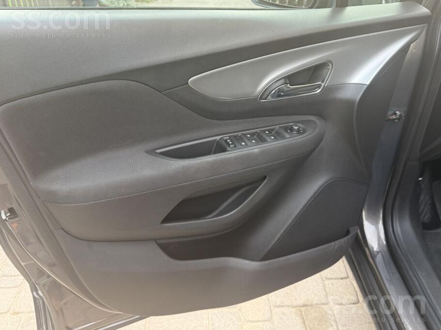 Grey Opel Mokka 2015 in Jelgava, with an engine capacity of 1.60 L and mileage of 228 thousand km for 7600 €, photo 15 on AUTOMOTO.COM.LV