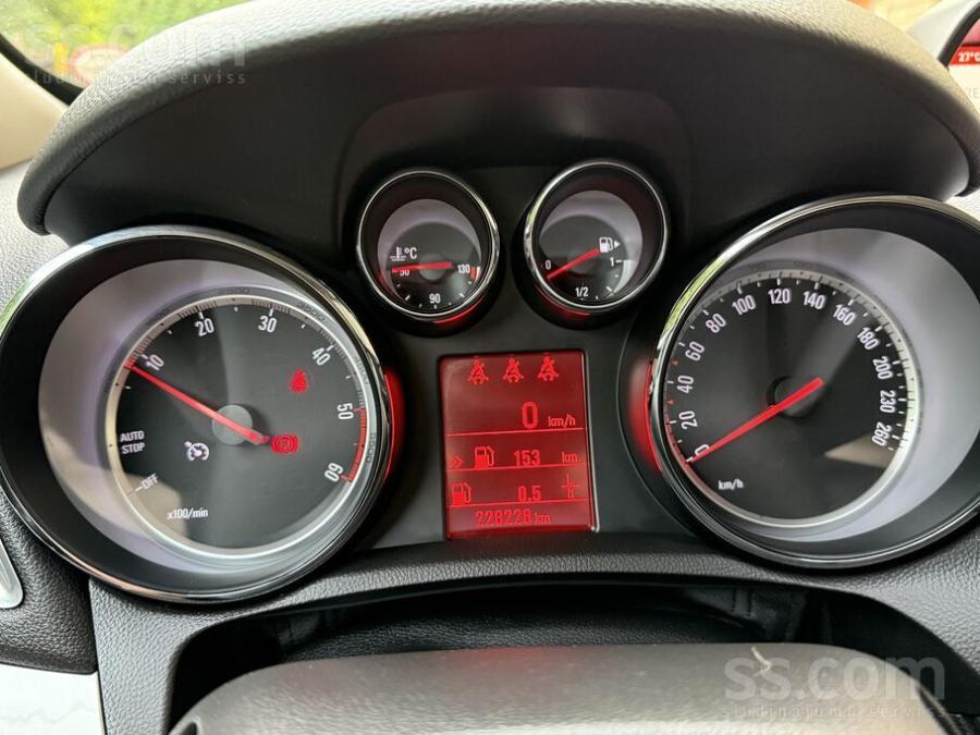 Grey Opel Mokka 2015 in Jelgava, with an engine capacity of 1.60 L and mileage of 228 thousand km for 7600 €, photo 20 on AUTOMOTO.COM.LV