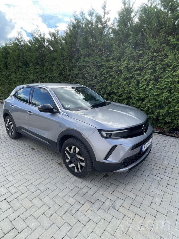 Opel Mokka 2024 Rīga vietnē Pelēks Opel Mokka 2024 Rīga, ar dzinēja tilpumu 1.20 L un nobraukumu 50 tūkst. km par 17300 €, foto 3 vietnē AUTOMOTO.COM.LV