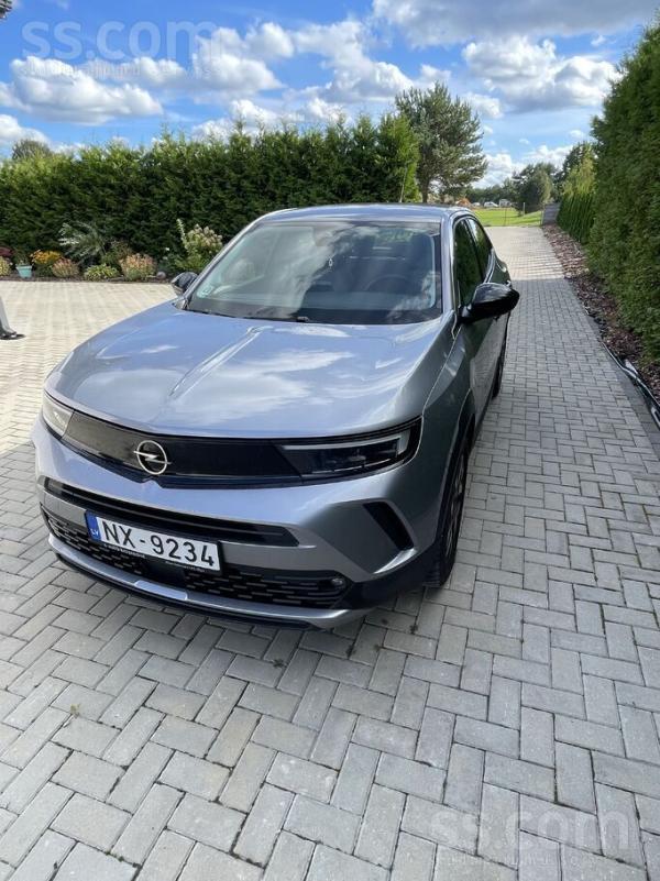 Opel Mokka 2024 Rīga vietnē Pelēks Opel Mokka 2024 Rīga, ar dzinēja tilpumu 1.20 L un nobraukumu 50 tūkst. km par 17300 €, foto 4 vietnē AUTOMOTO.COM.LV