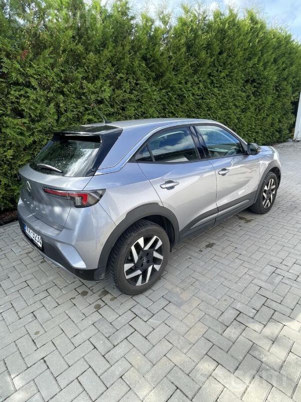 Opel Mokka 2024 Rīga vietnē Pelēks Opel Mokka 2024 Rīga, ar dzinēja tilpumu 1.20 L un nobraukumu 50 tūkst. km par 17300 €, foto 5 vietnē AUTOMOTO.COM.LV