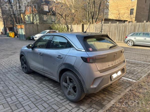 Серый Опель Mokka 2025 в Рига, объемом двигателя 1.20 л и пробегом 10 тыс. км за 21900 €, фото 8 на AUTOMOTO.COM.LV