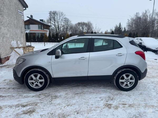 Grey Opel Mokka 2013 in Jurbarkas, with an engine capacity of 1.60 L and mileage of 197 thousand km for 6650 €, photo 1 on AUTOMOTO.COM.LV