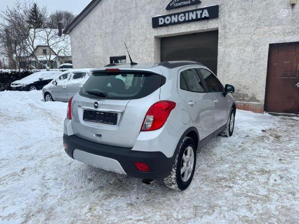 Grey Opel Mokka 2013 in Jurbarkas, with an engine capacity of 1.60 L and mileage of 197 thousand km for 6650 €, photo 5 on AUTOMOTO.COM.LV