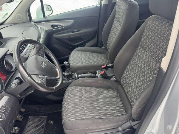 Grey Opel Mokka 2013 in Jurbarkas, with an engine capacity of 1.60 L and mileage of 197 thousand km for 6650 €, photo 8 on AUTOMOTO.COM.LV
