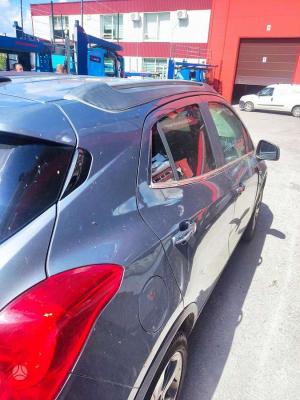 Grey Opel Mokka 2013 in Kaunas, with an engine capacity of 1.70 L and mileage of 208 thousand km for 3600 €, photo 8 on AUTOMOTO.COM.LV