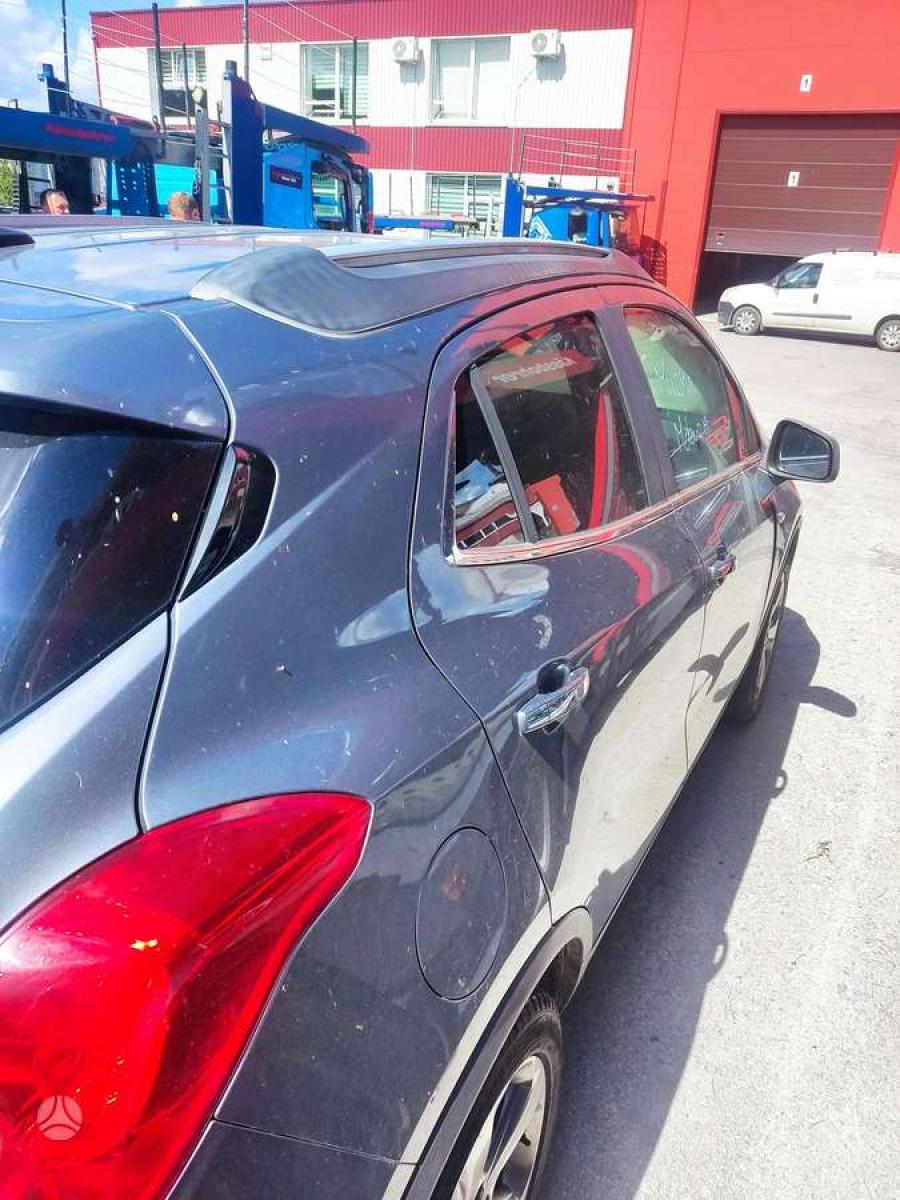 Grey Opel Mokka 2013 in Kaunas, with an engine capacity of 1.70 L and mileage of 208 thousand km for 3600 €, photo 8 on AUTOMOTO.COM.LV