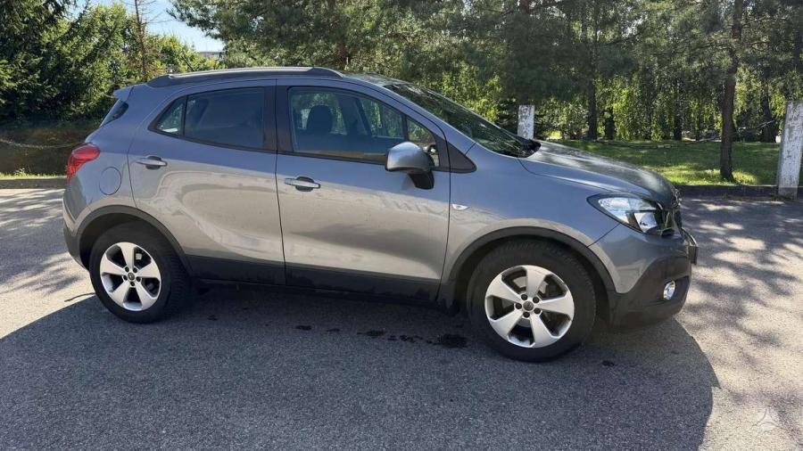Pelēks Opel Mokka 2014 Alīta, ar dzinēja tilpumu 1.40 L un nobraukumu 162 tūkst. km par 8000 €, foto 4 vietnē AUTOMOTO.COM.LV