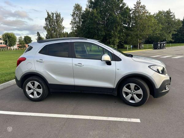 Grey Opel Mokka 2015 in Vilnius, with an engine capacity of 1.60 L and mileage of 183 thousand km for 6850 €, photo 5 on AUTOMOTO.COM.LV