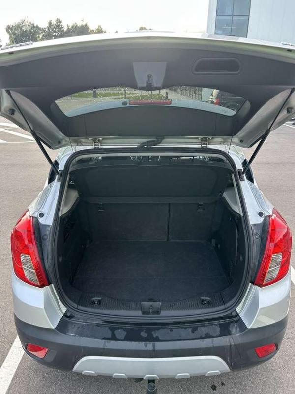 Grey Opel Mokka 2015 in Vilnius, with an engine capacity of 1.60 L and mileage of 183 thousand km for 6850 €, photo 9 on AUTOMOTO.COM.LV