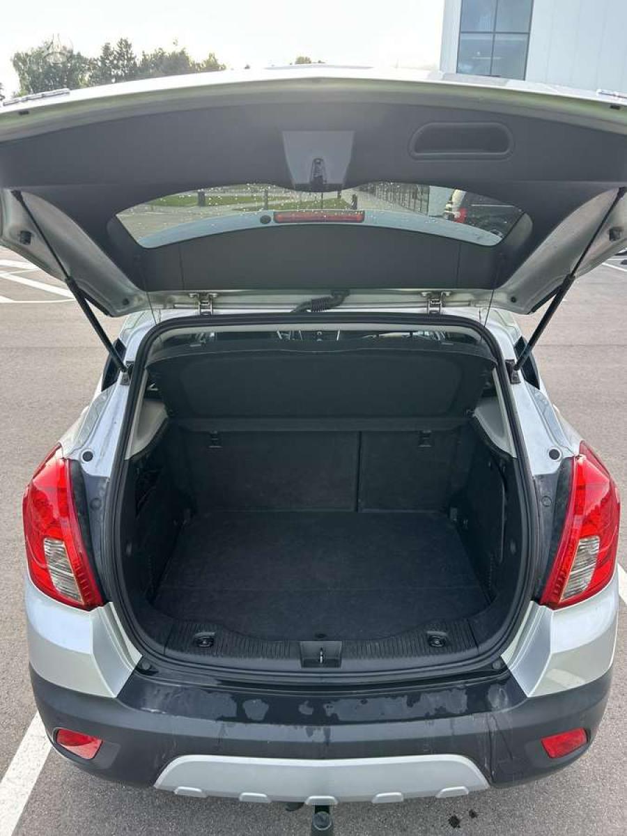 Grey Opel Mokka 2015 in Vilnius, with an engine capacity of 1.60 L and mileage of 183 thousand km for 6850 €, photo 9 on AUTOMOTO.COM.LV