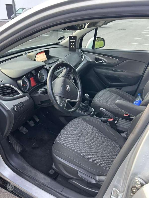 Grey Opel Mokka 2015 in Vilnius, with an engine capacity of 1.60 L and mileage of 183 thousand km for 6850 €, photo 10 on AUTOMOTO.COM.LV