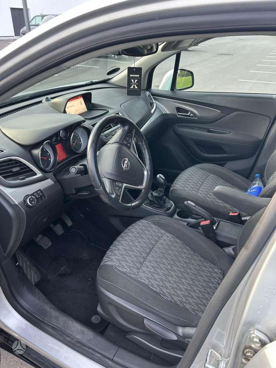 Grey Opel Mokka 2015 in Vilnius, with an engine capacity of 1.60 L and mileage of 183 thousand km for 6850 €, photo 10 on AUTOMOTO.COM.LV