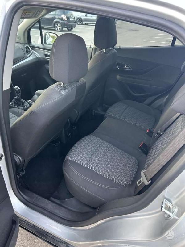 Grey Opel Mokka 2015 in Vilnius, with an engine capacity of 1.60 L and mileage of 183 thousand km for 6850 €, photo 11 on AUTOMOTO.COM.LV