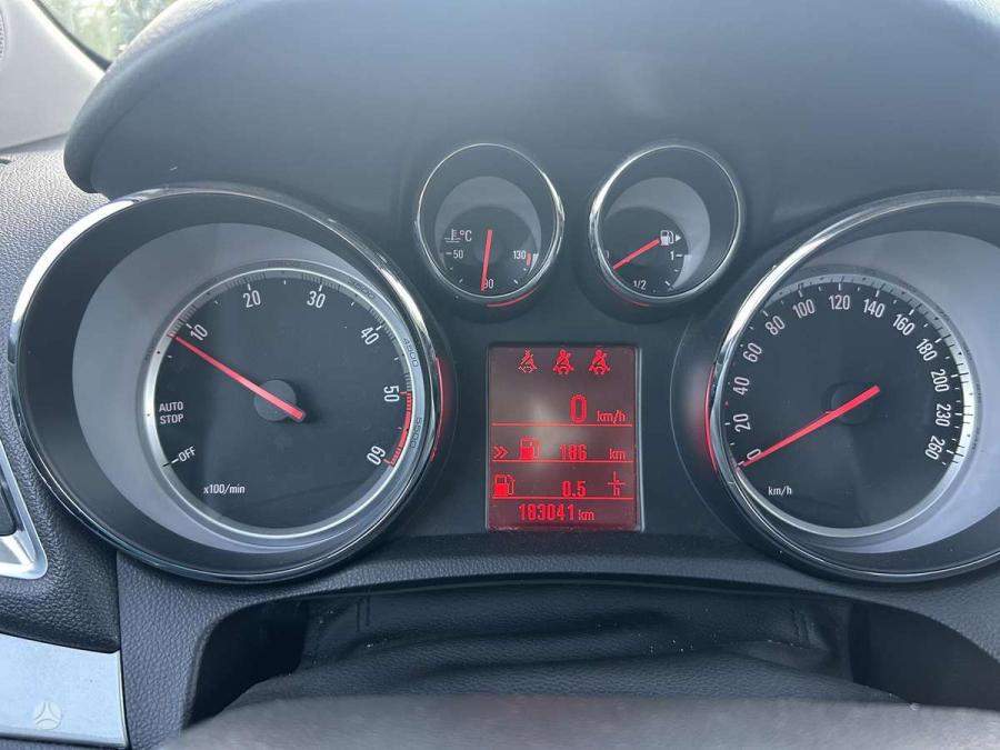 Grey Opel Mokka 2015 in Vilnius, with an engine capacity of 1.60 L and mileage of 183 thousand km for 6850 €, photo 15 on AUTOMOTO.COM.LV