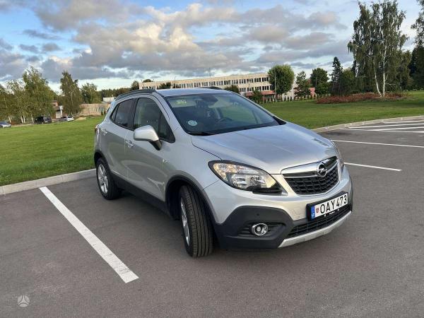 Pelēks Opel Mokka 2015 Viļņa, ar dzinēja tilpumu 1.60 L un nobraukumu 183 tūkst. km par 6800 €, foto 1 vietnē AUTOMOTO.COM.LV