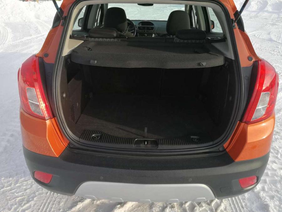 Orange Opel Mokka 2015 in Vilnius, with an engine capacity of 1.36 L and mileage of 110 thousand km for 7999 €, photo 6 on AUTOMOTO.COM.LV