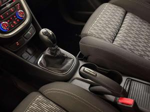 Oranžs Opel Mokka 2016 Marijampole, ar dzinēja tilpumu 1.60 L un nobraukumu 158 tūkst. km par 6750 €, foto 14 vietnē AUTOMOTO.COM.LV