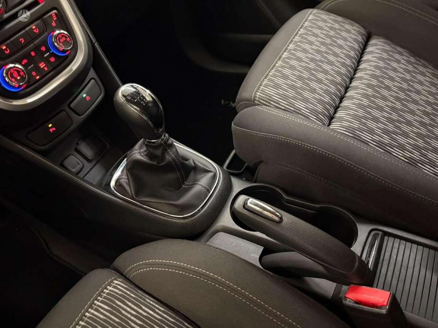 Oranžs Opel Mokka 2016 Marijampole, ar dzinēja tilpumu 1.60 L un nobraukumu 158 tūkst. km par 6750 €, foto 14 vietnē AUTOMOTO.COM.LV