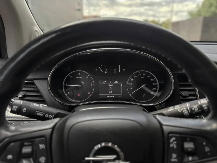 Orange Opel Mokka 2017 in Jelgava, with an engine capacity of 1.60 L and mileage of 237 thousand km for 8995 €, photo 14 on AUTOMOTO.COM.LV