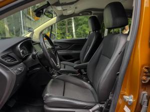 Orange Opel Mokka 2017 in Jelgava, with an engine capacity of 1.60 L and mileage of 237 thousand km for 8995 €, photo 19 on AUTOMOTO.COM.LV