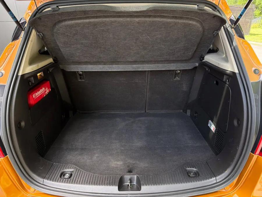 Orange Opel Mokka 2017 in Jelgava, with an engine capacity of 1.60 L and mileage of 237 thousand km for 8995 €, photo 21 on AUTOMOTO.COM.LV