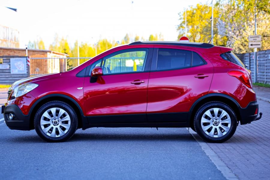 Red Opel Mokka 2013 in Riga, with an engine capacity of 1.70 L and mileage of 118 thousand km for 8450 €, photo 9 on AUTOMOTO.COM.LV