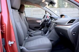 Red Opel Mokka 2013 in Riga, with an engine capacity of 1.70 L and mileage of 118 thousand km for 8450 €, photo 15 on AUTOMOTO.COM.LV