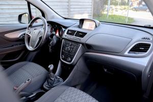 Red Opel Mokka 2013 in Riga, with an engine capacity of 1.70 L and mileage of 118 thousand km for 8450 €, photo 16 on AUTOMOTO.COM.LV