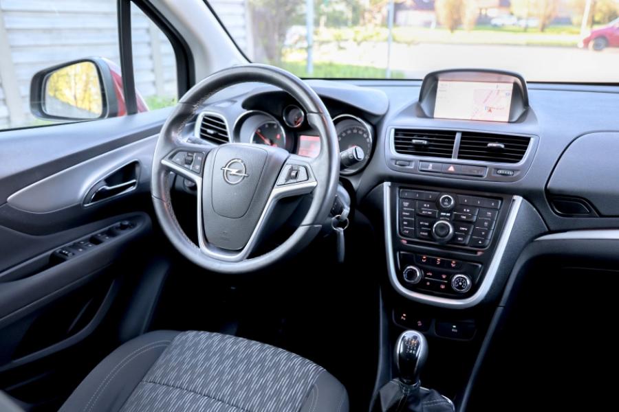 Red Opel Mokka 2013 in Riga, with an engine capacity of 1.70 L and mileage of 118 thousand km for 8450 €, photo 17 on AUTOMOTO.COM.LV