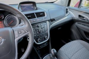 Red Opel Mokka 2013 in Riga, with an engine capacity of 1.70 L and mileage of 118 thousand km for 8450 €, photo 23 on AUTOMOTO.COM.LV