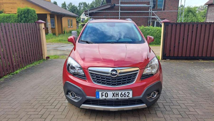 Красный Опель Mokka 2013 в Плунге, объемом двигателя 1.69 л и пробегом 192 тыс. км за 6250 €, фото 1 на AUTOMOTO.COM.LV