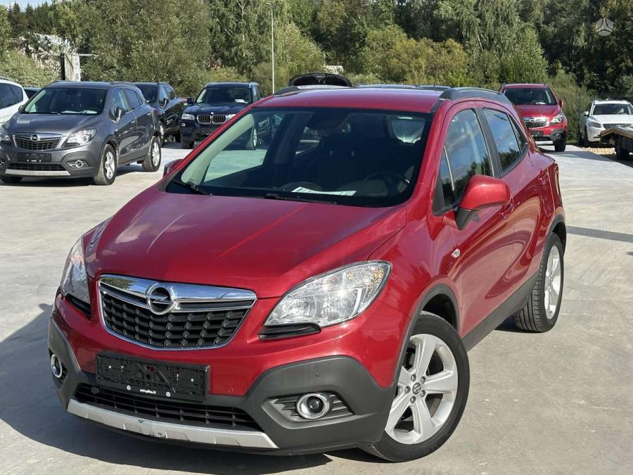 Red Opel Mokka 2013 in Alytus, with an engine capacity of 1.69 L and mileage of 249 thousand km for 6880 €, photo 3 on AUTOMOTO.COM.LV