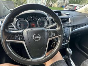 Red Opel Mokka 2013 in Alytus, with an engine capacity of 1.69 L and mileage of 249 thousand km for 6880 €, photo 11 on AUTOMOTO.COM.LV