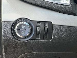 Red Opel Mokka 2013 in Alytus, with an engine capacity of 1.69 L and mileage of 249 thousand km for 6880 €, photo 12 on AUTOMOTO.COM.LV