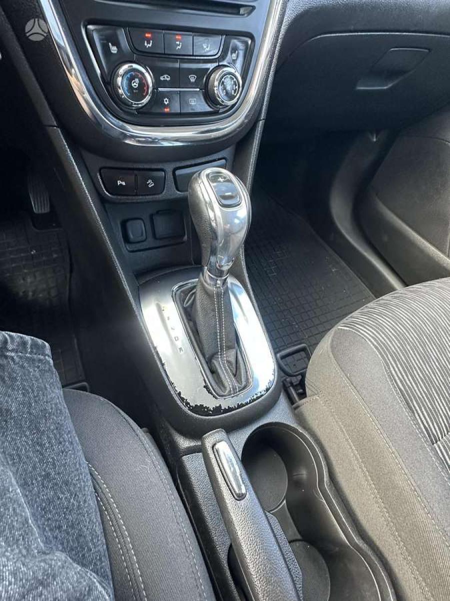 Red Opel Mokka 2013 in Alytus, with an engine capacity of 1.69 L and mileage of 249 thousand km for 6880 €, photo 14 on AUTOMOTO.COM.LV