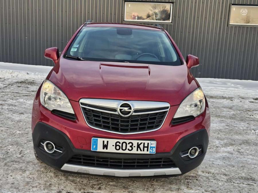 Red Opel Mokka 2014 in Taurage, with an engine capacity of 1.36 L and mileage of 130 thousand km for 6500 €, photo 3 on AUTOMOTO.COM.LV