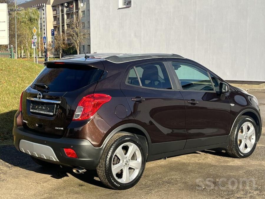 Red Opel Mokka 2014 in Valmiera, with an engine capacity of 1.40 L and mileage of 0 thousand km for 8700 €, photo 3 on AUTOMOTO.COM.LV