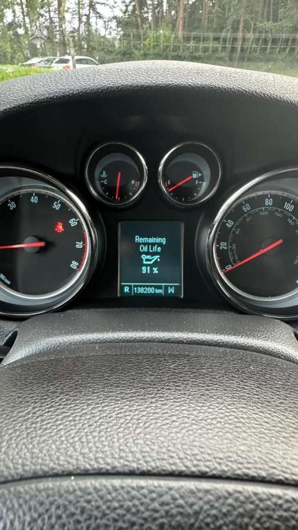 Red Opel Mokka 2014 in Kaunas, with an engine capacity of 1.40 L and mileage of 138 thousand km for 6610 €, photo 9 on AUTOMOTO.COM.LV