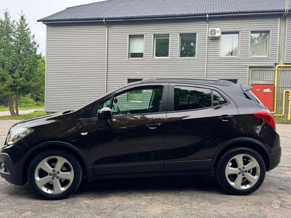 Red Opel Mokka 2014 in Utena, with an engine capacity of 1.69 L and mileage of 247 thousand km for 5800 €, photo 8 on AUTOMOTO.COM.LV