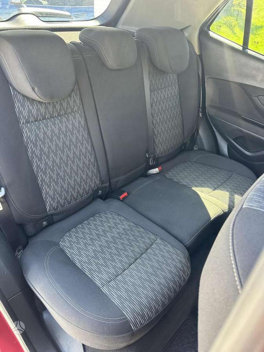 Red Opel Mokka 2014 in Alytus, with an engine capacity of 1.69 L and mileage of 134 thousand km for 8350 €, photo 10 on AUTOMOTO.COM.LV